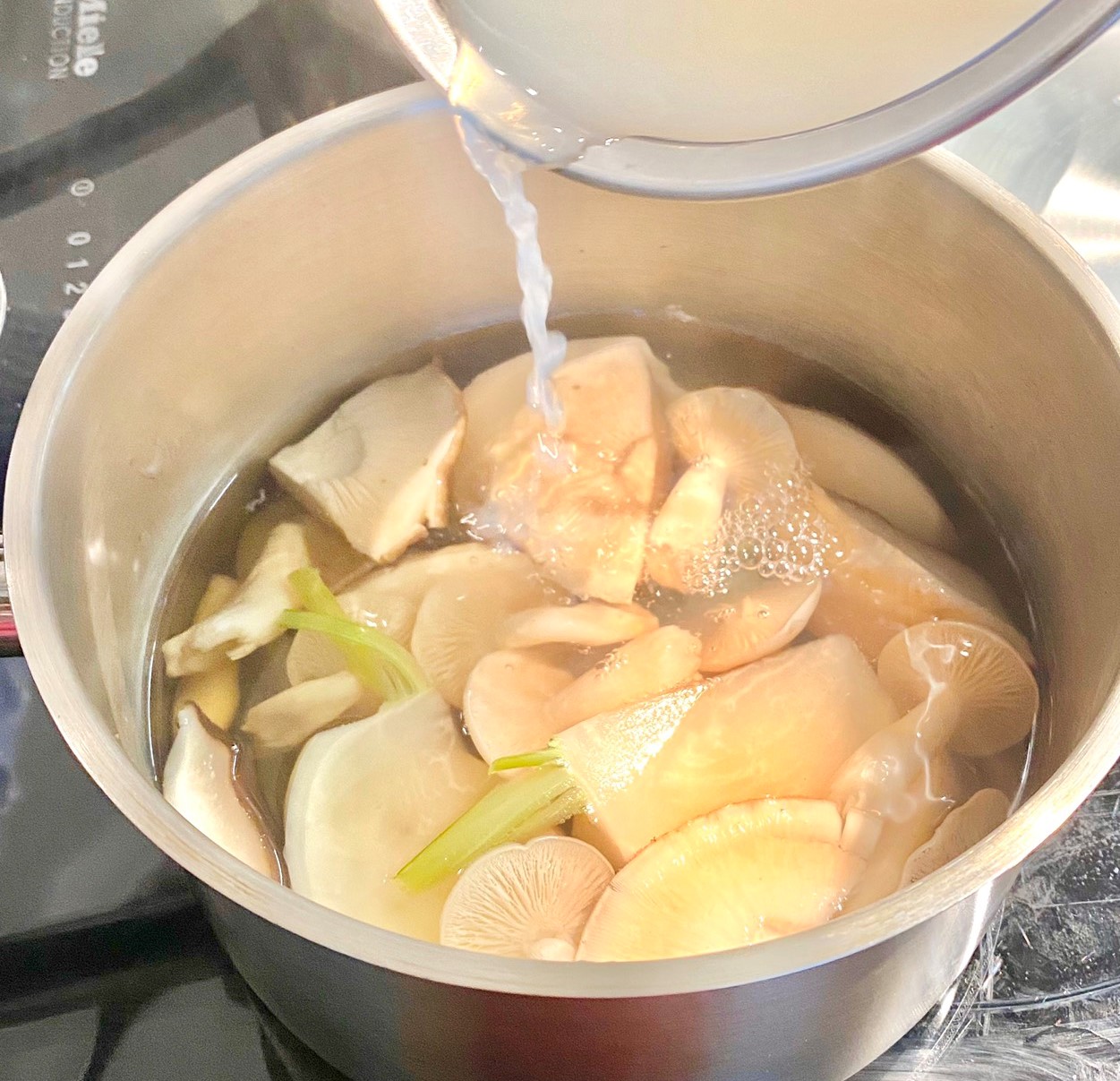 美肌と美腸へと駆け上がるスープ ｜ イシペディア | お医者さんが編集長！食事学と医療のWEBマガジン